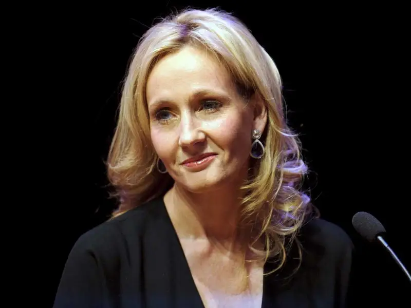 A Glimpse Into J.K. Rowling's Daily Routine - AdviceScout